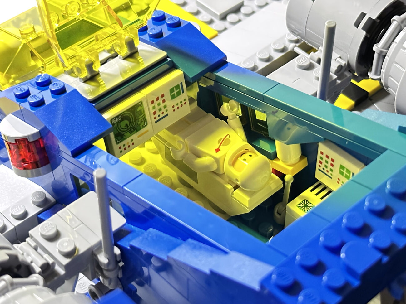 【LEGO 10497】レゴICON「銀河探検隊」を組み立てレビュー | Keibricks Art Museum